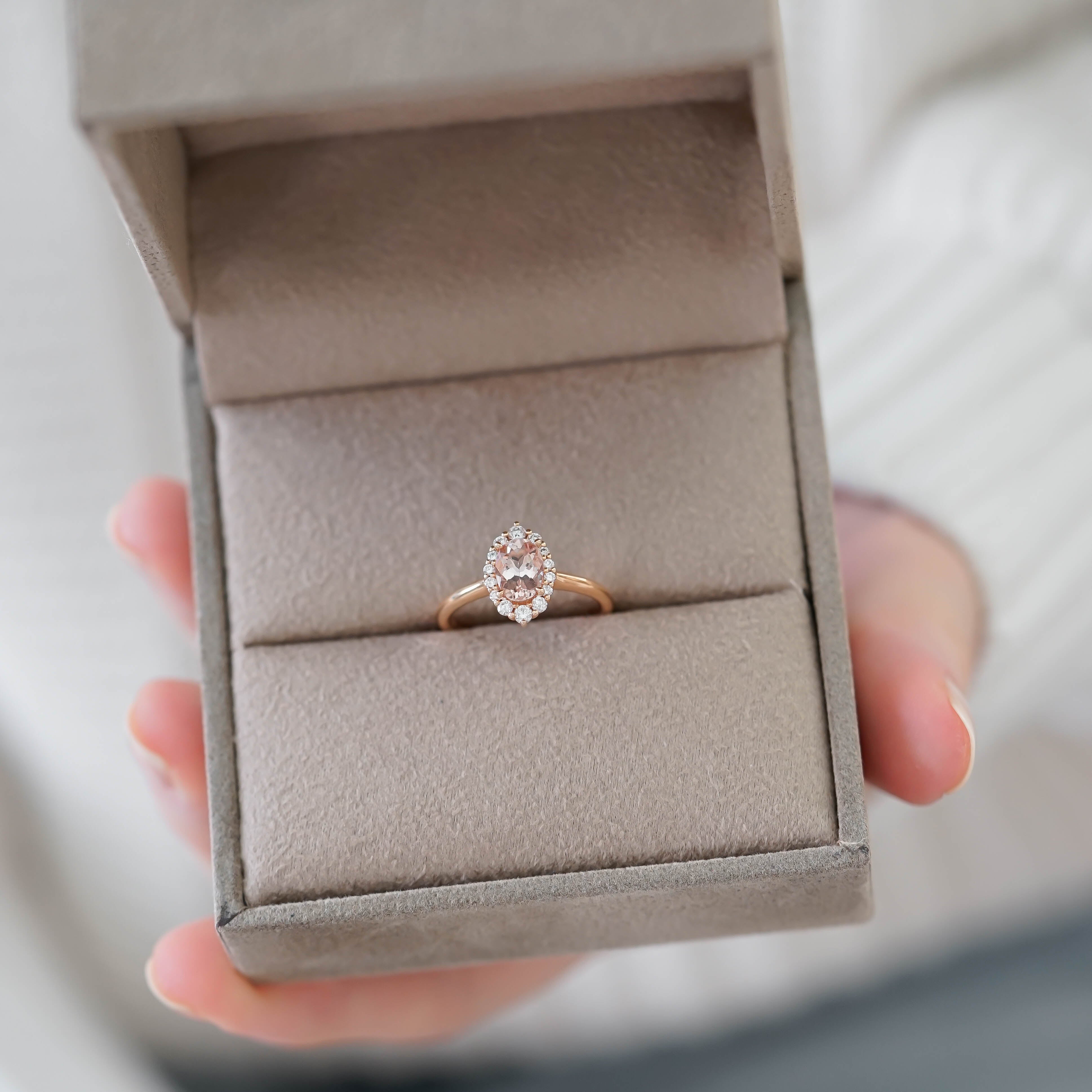 LOTUS SADE MORGANITE TEKTAŞ – Burcu Okut Jewellery