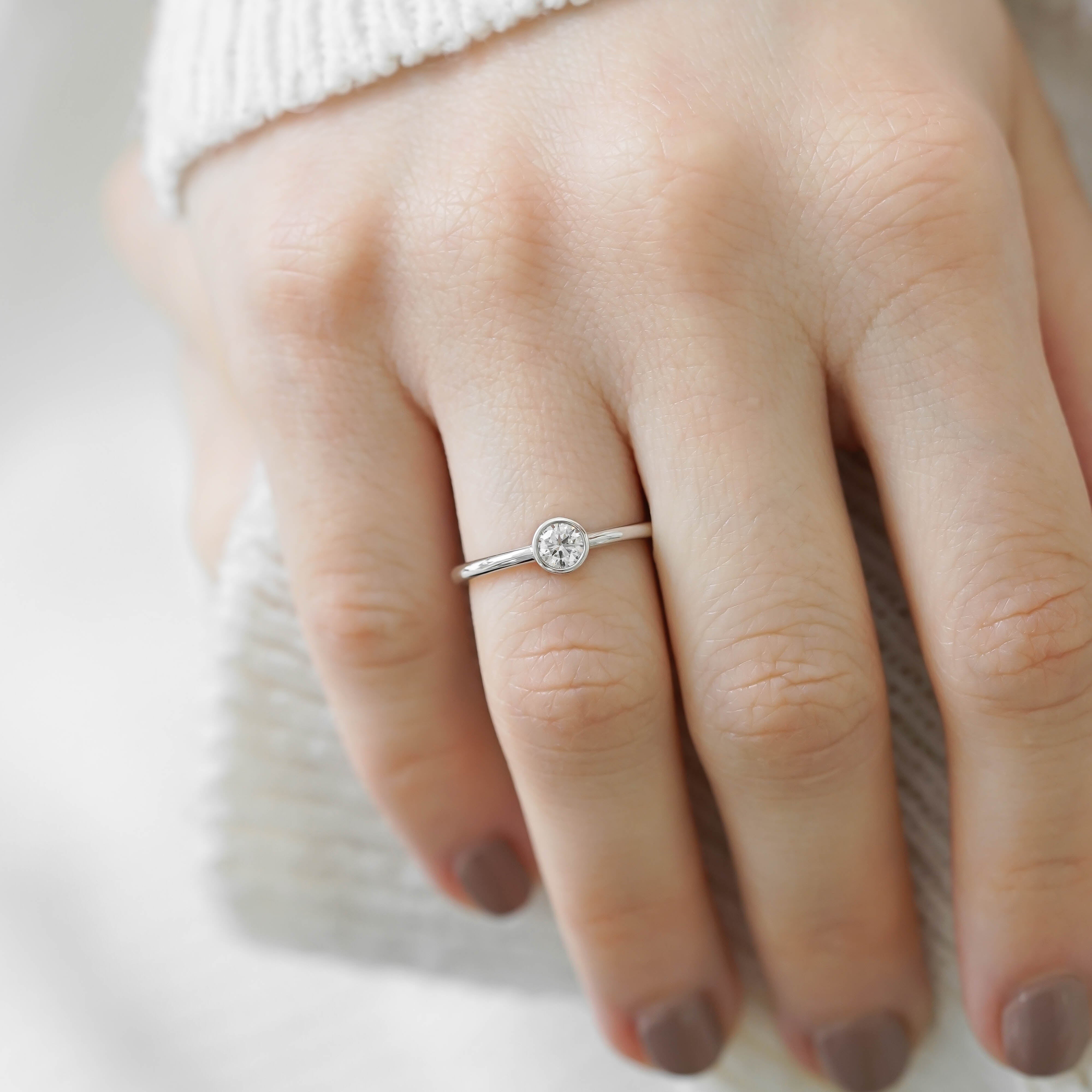 MINIMAL PIRLANTA BEYAZ ALTIN TEKTAŞ – Burcu Okut Jewellery