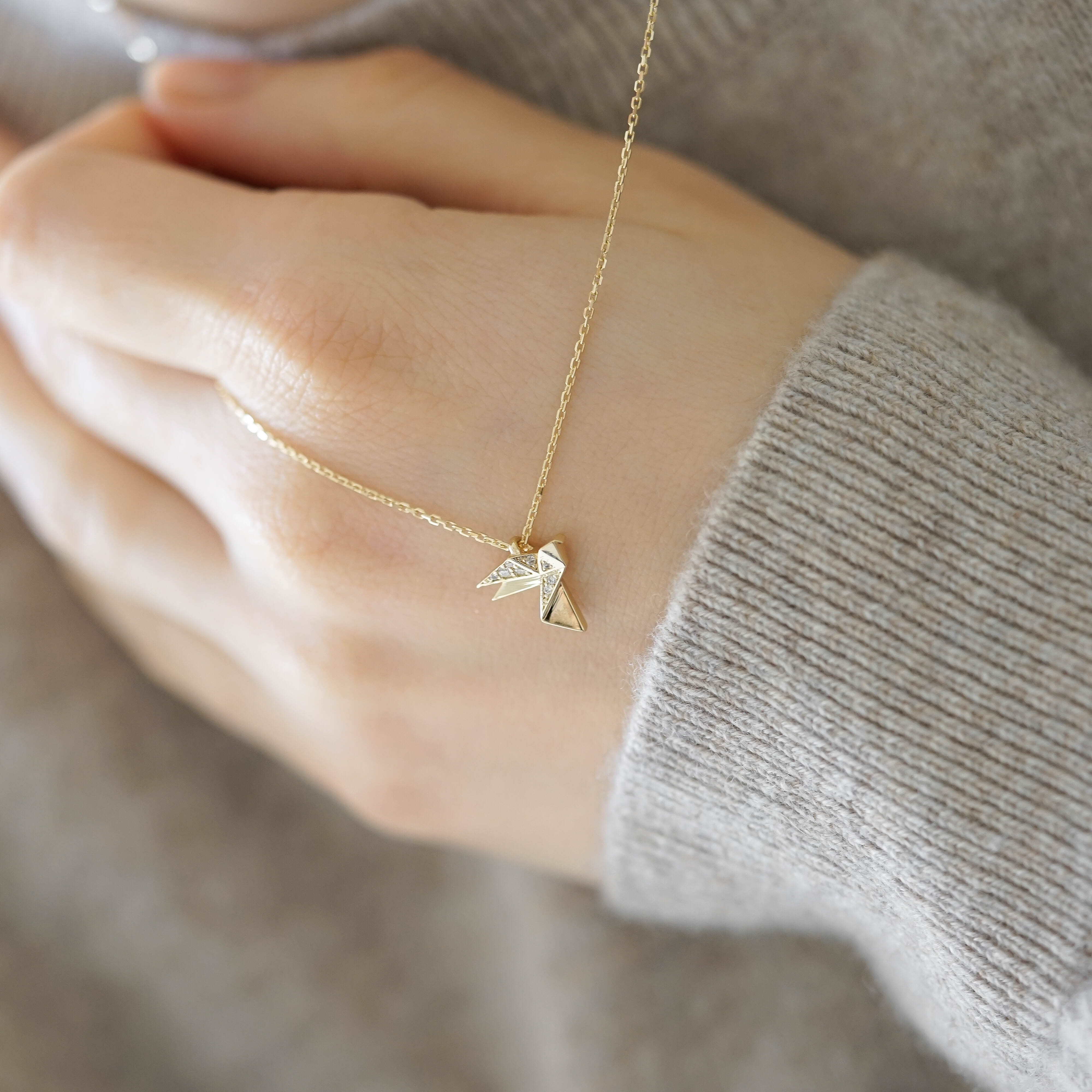 FREE BIRD - ORIGAMI KUŞ PIRLANTALI SARI ALTIN KOLYE – Burcu Okut Jewellery