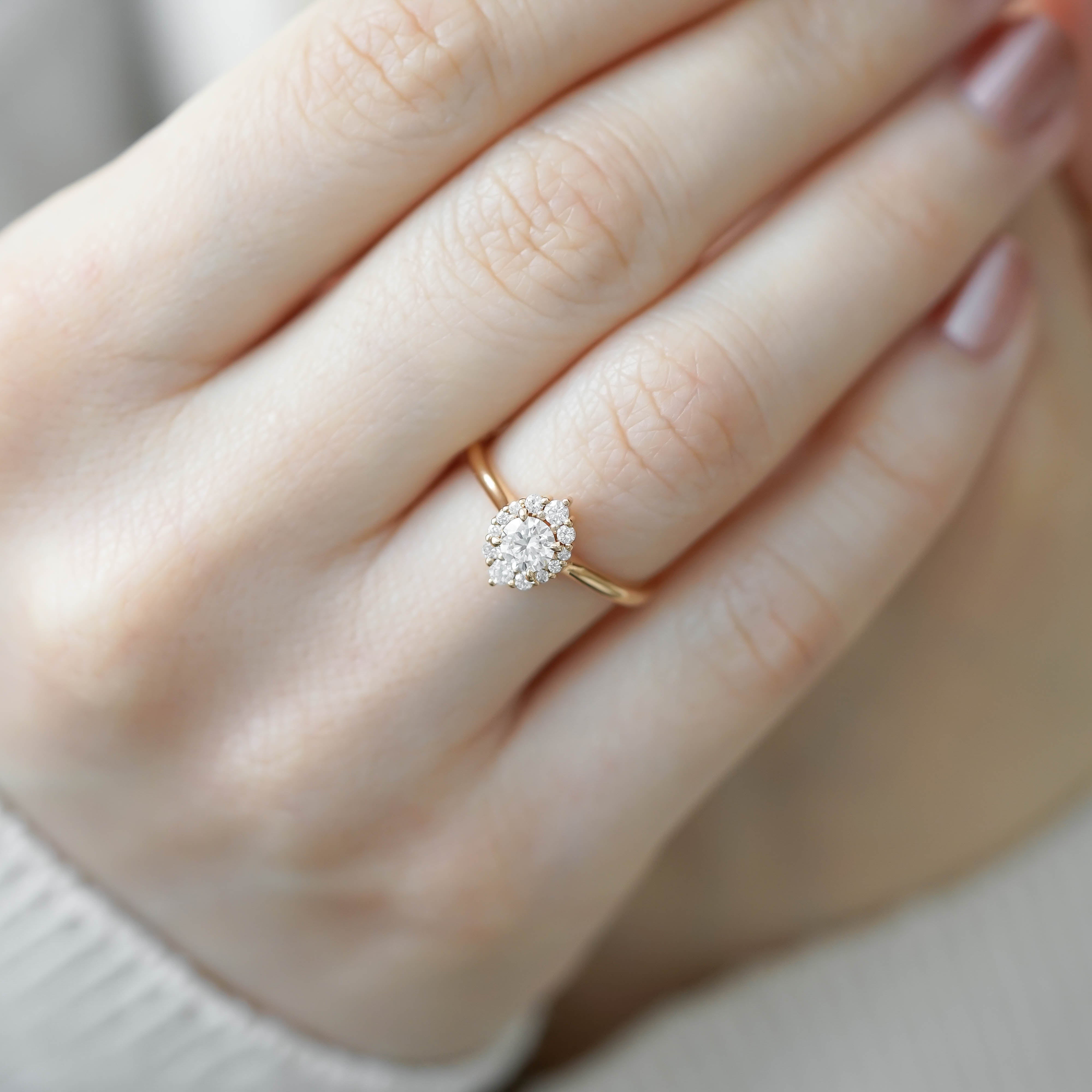 LOTUS YUVARLAK PIRLANTA TEKTAŞ – Burcu Okut Jewellery