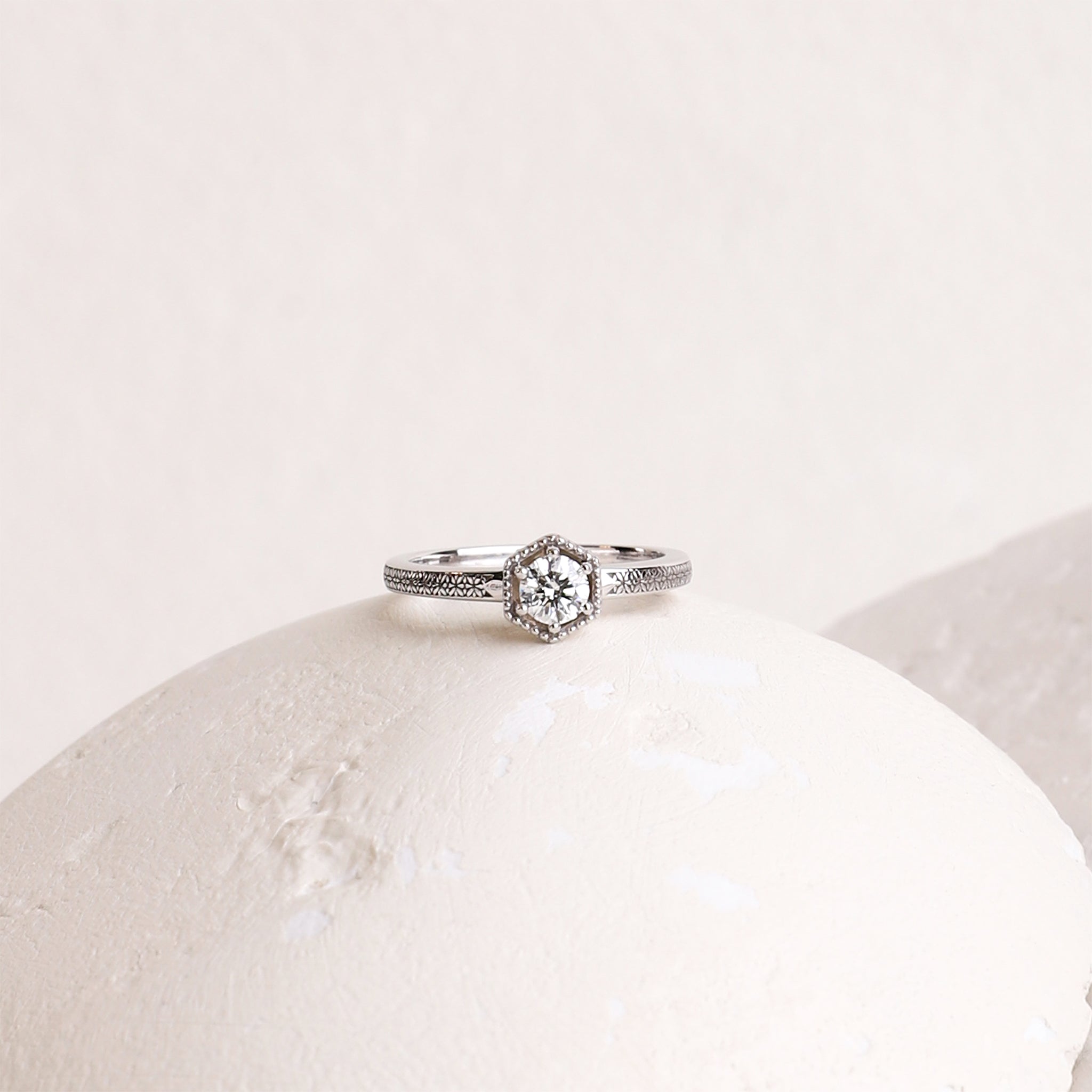 ALTIGEN DOKULU PIRLANTA TEKTAŞ – Burcu Okut Jewellery